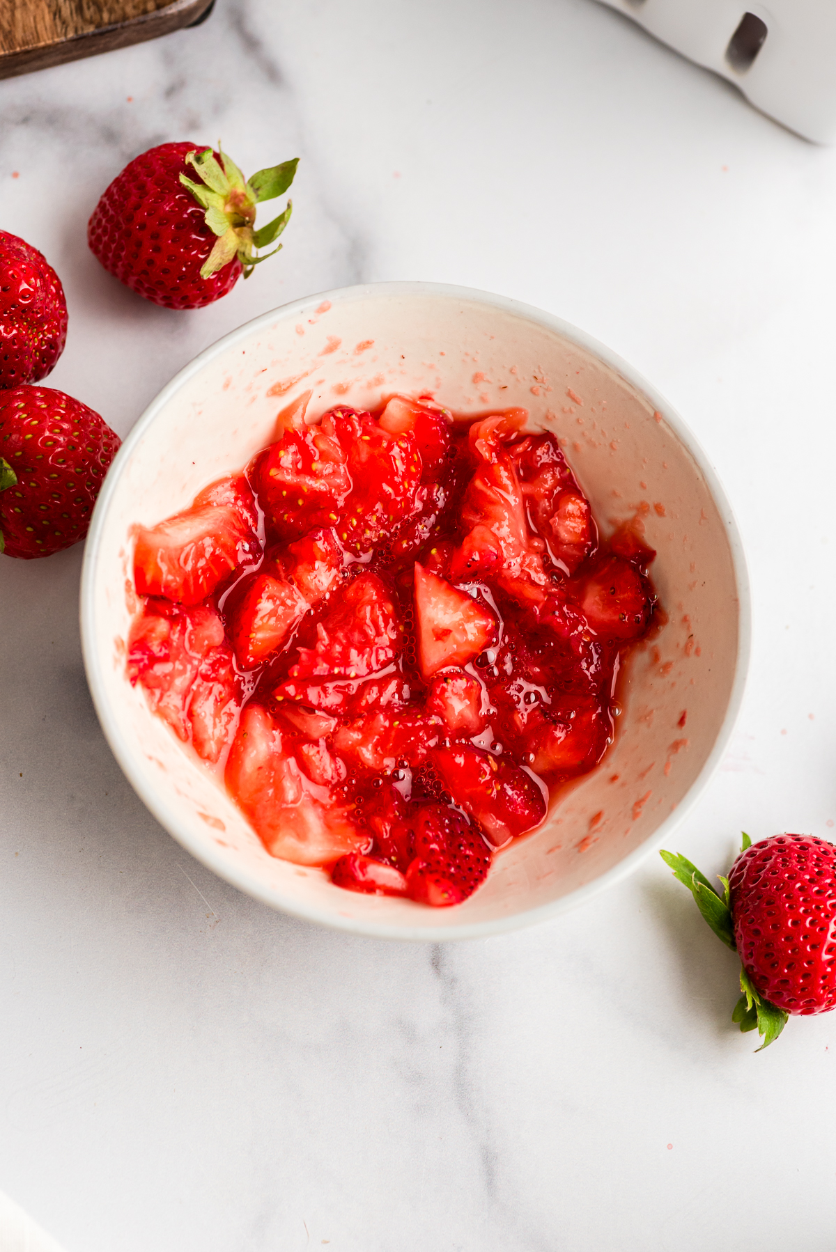 High Protein Strawberry Cheesecake Overnight Oats | High Protein Kitchen